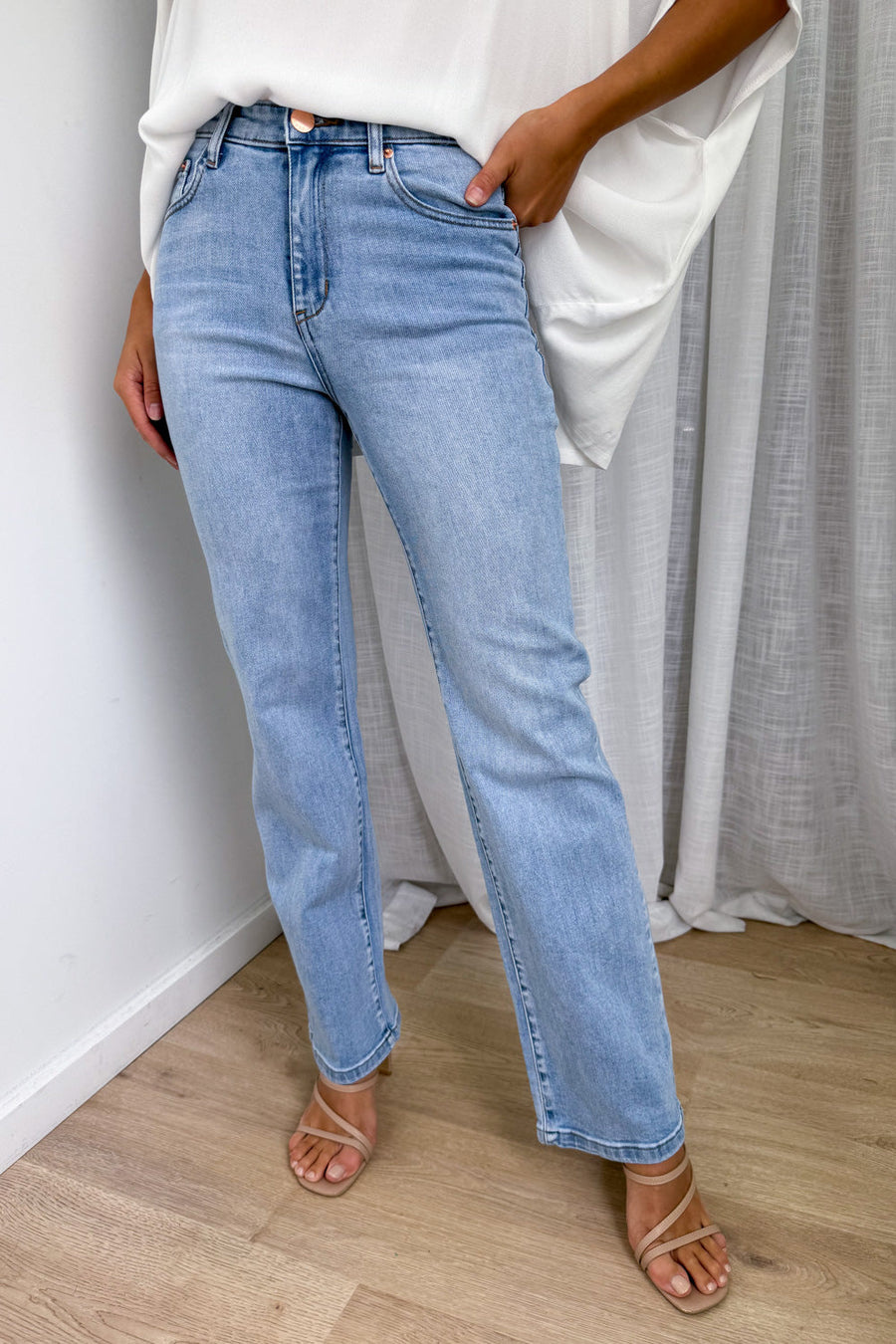 Women’s Jeans – Comfortable & Stylish Denim | Vine Apparel