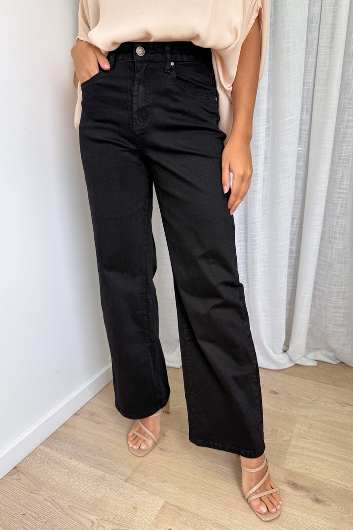 Women’s Jeans – Comfortable & Stylish Denim | Vine Apparel
