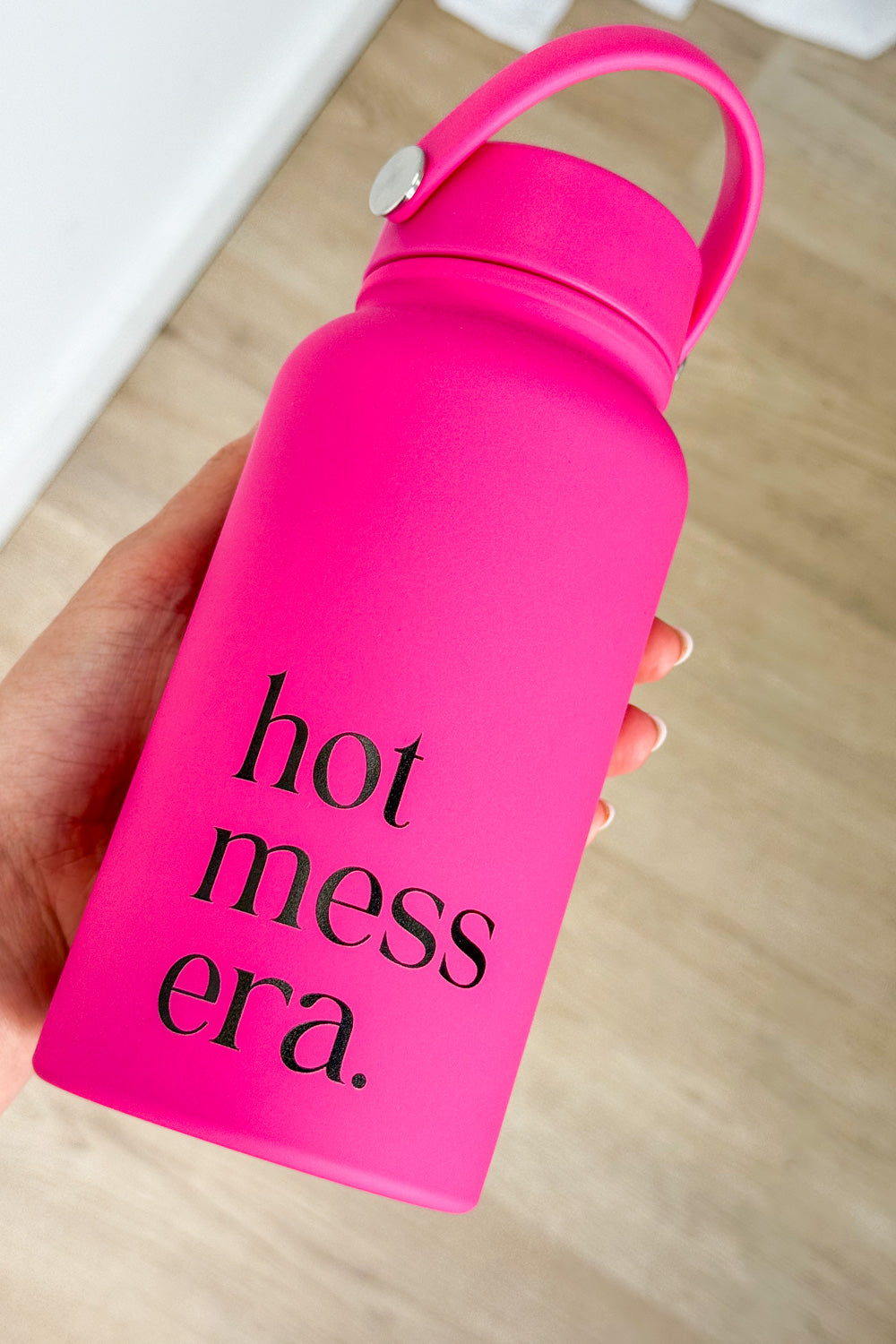 Hot Mess Era Drink Bottle – Vine Apparel